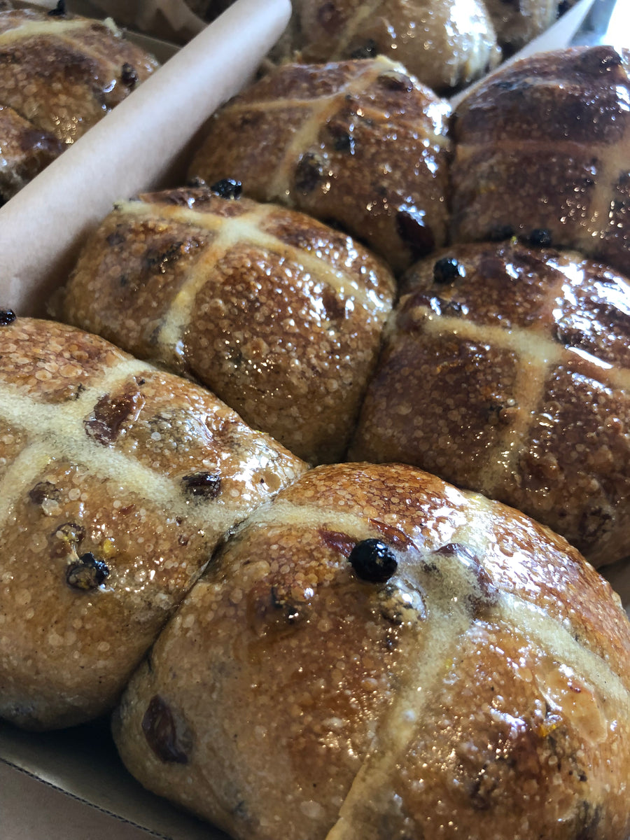 Hot cross buns – Tawonga Baker